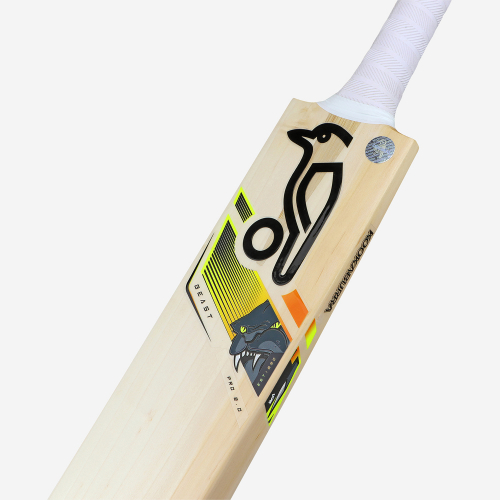 Junior Cricket Bats | Lightweight Bats For Kids | Kookaburra